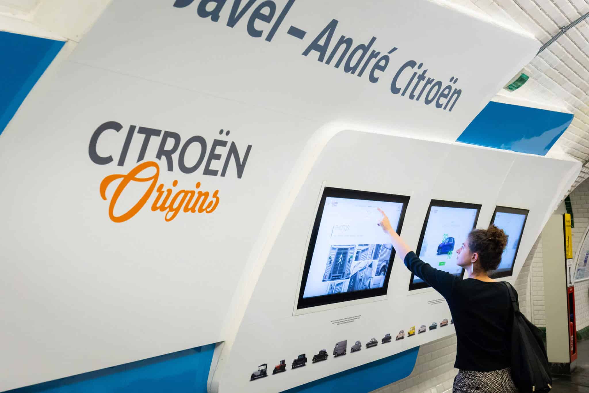Les stations de métro passent aussi à la digitalisation