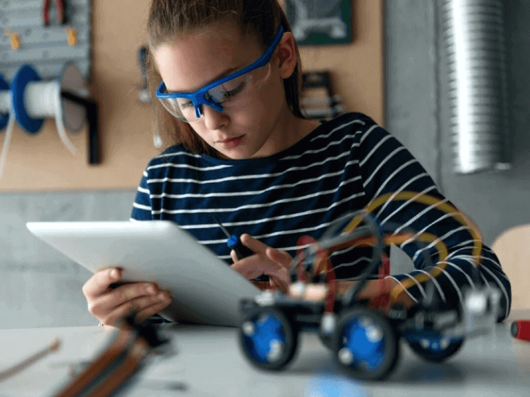 Apprendre la programmation grâce aux robots éducatifs