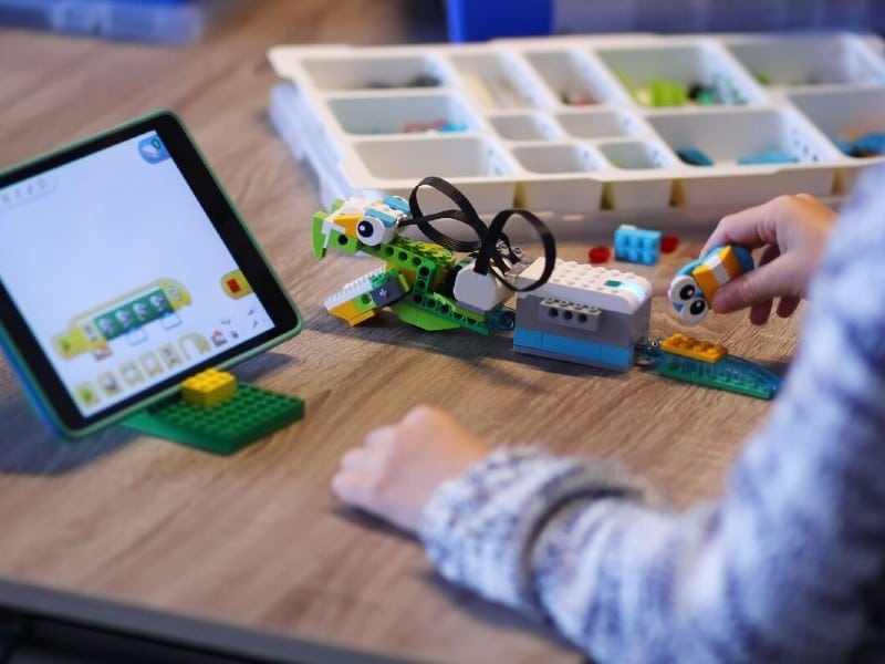 Apprendre la programmation grâce aux robots éducatifs