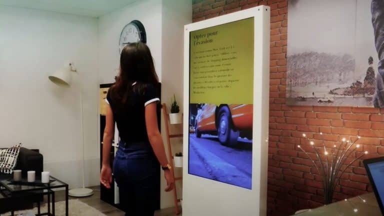 Totem vidéo RETAIL | Diffusez vos promotions dans votre magasin