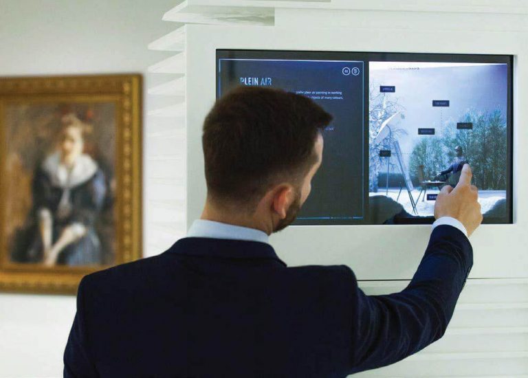 Écran transparent tactile | Sublimez la présentation de vos produits