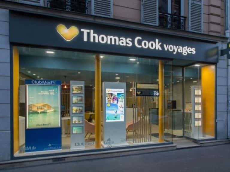 Agence de voyage : valoriser sa vitrine avec l'affichage dynamique