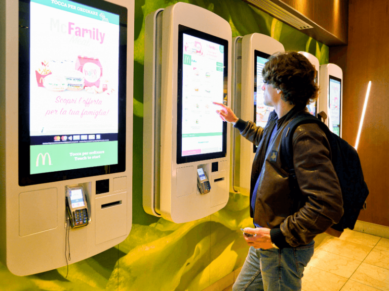 Décryptage : Le logiciel McDo pour les bornes de commande