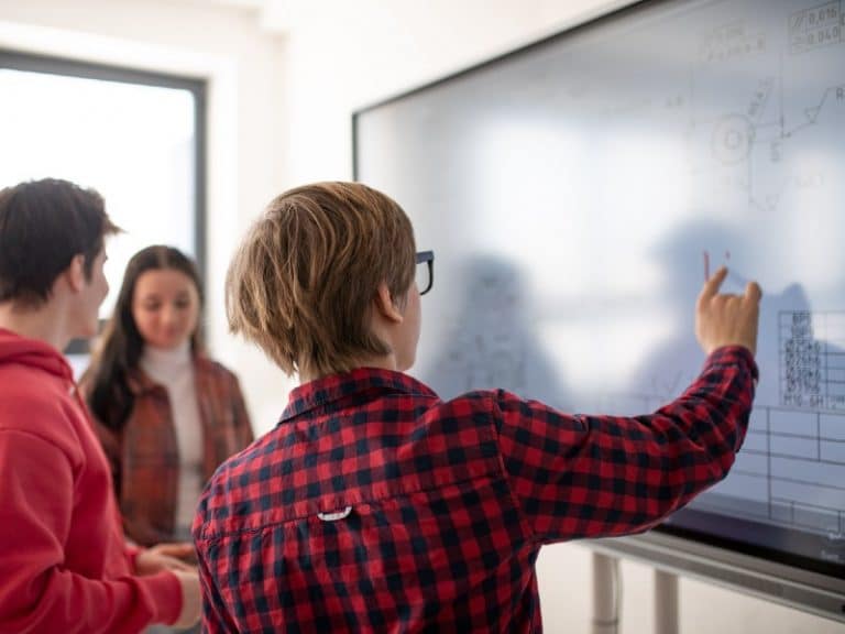 Le tableau numérique interactif, à quel prix