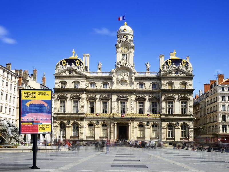 Écran LED extérieur pour Mairies⎪Moderniser votre commune
